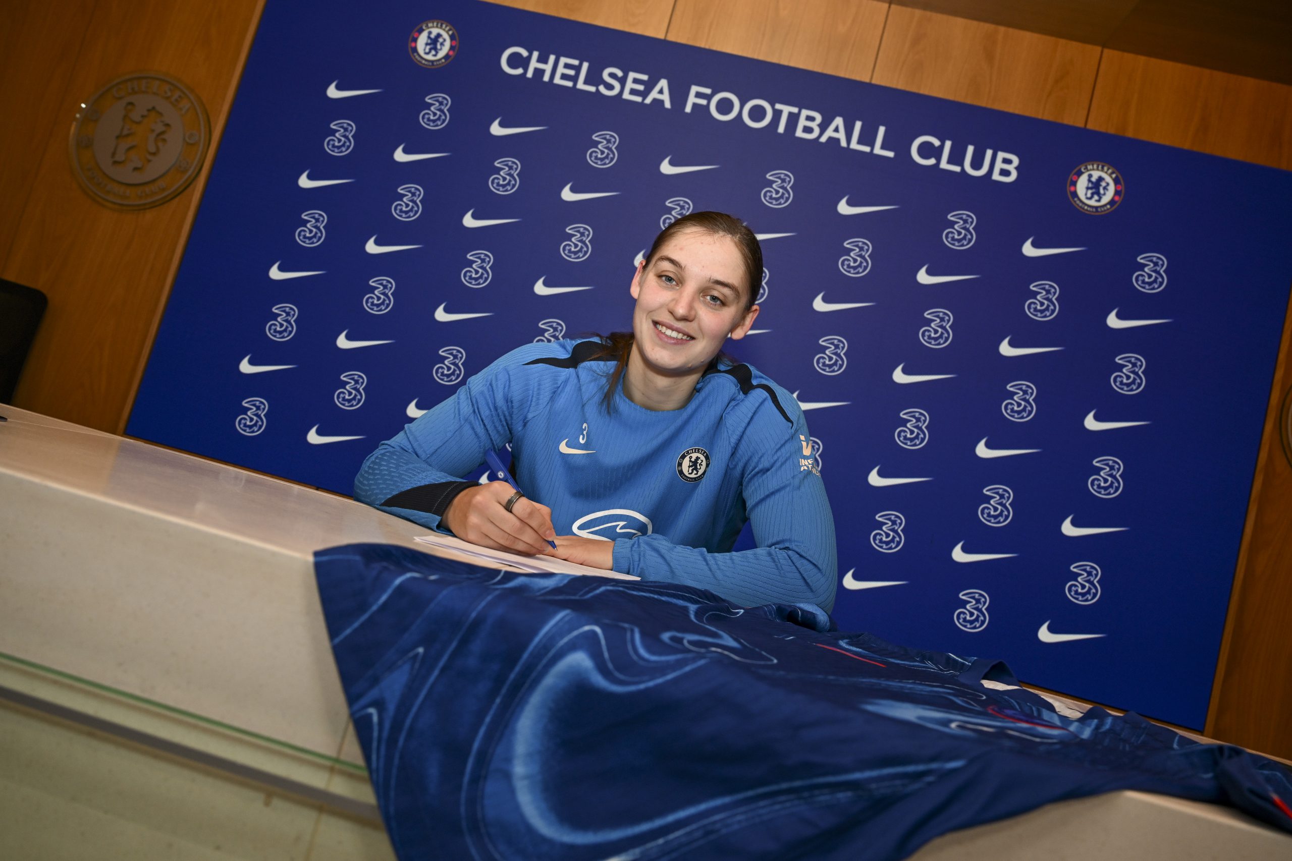 Chelsea confirm Nouwen signs contract extension – FromTheSpot