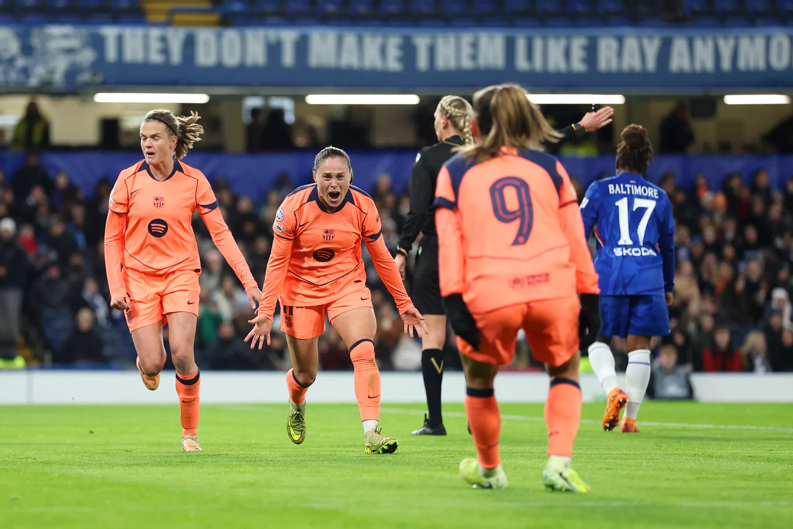 Chelsea 1-1 Barcelona: Pajor cancels out Carpenter opener in Stamford ...